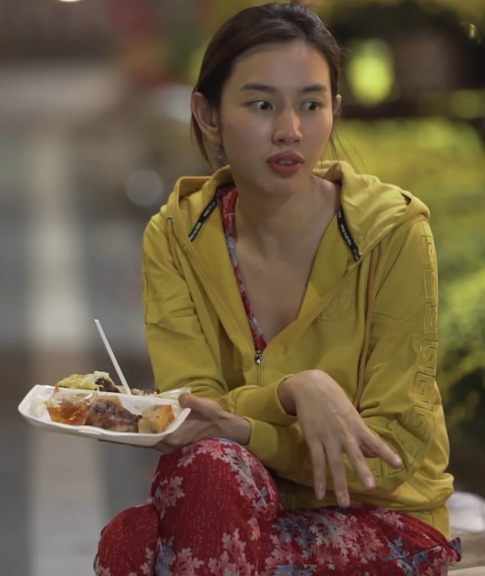 N/gh/ẹ/n l/ò/ng khi nghe quá khứ khốn khó của Hoa hậu Thùy Tiên - News